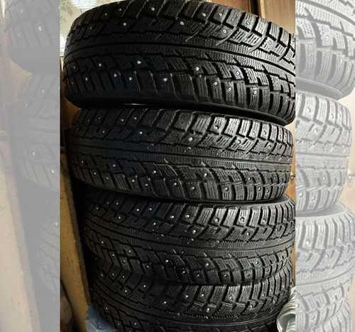 Kumho I'Zen RV Stud KC16 215/70 R16 100T