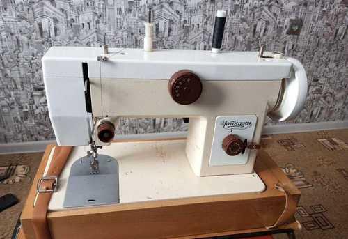 Швейная машинка Чайка 134
