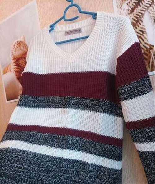 Женский вязанный свитер