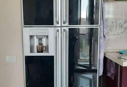 Холодильник,2х камерный, 4х дверный hitachi