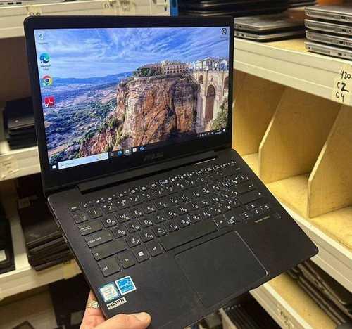 Ноутбук asus Zenbook 13.3