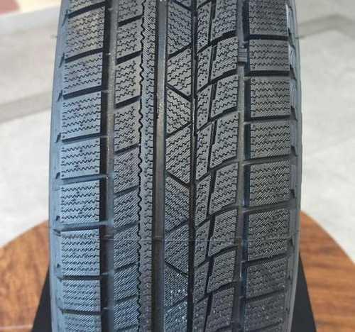Firemax FM805  245/45 R18