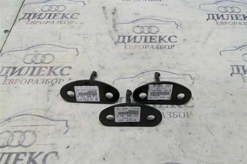 Замок спинки сиденья VW Touareg 2002-2010