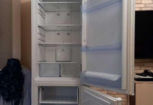 Продам холодильник Indesit B 20 FNF