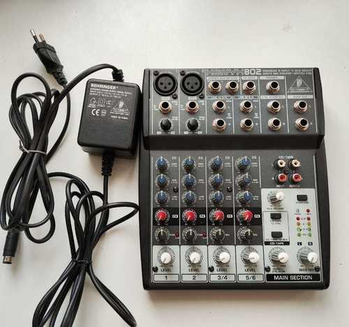 Микшерный пульт Behringer 802
