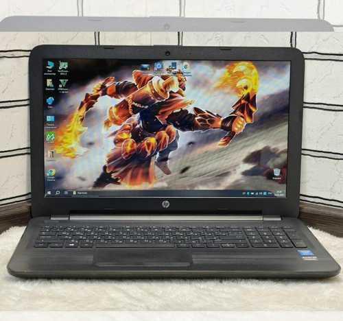 HP / i3-5005U / Radeon R5 M330 / 8GB / SSD 240GB