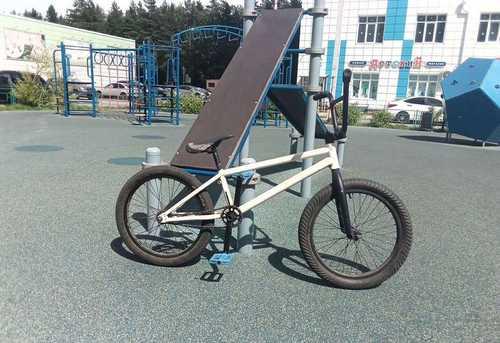 Велосипед BMX (20.75)