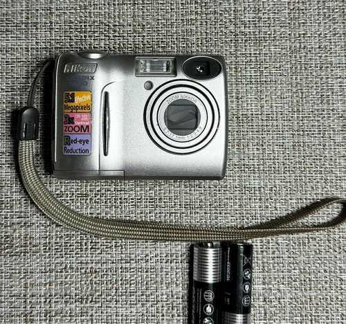 Nkon coolpix e5600