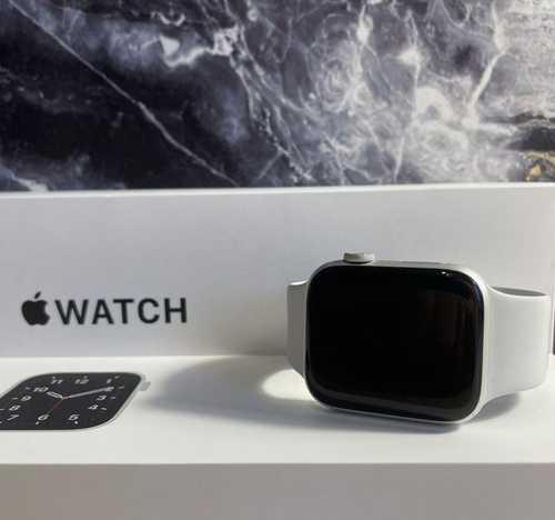 Часы apple watch se 44 mm в отличном состоянии