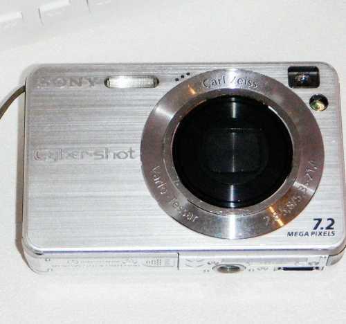 Цифровая мыльница Sony Cyber-shot DSC-W110 (2008)