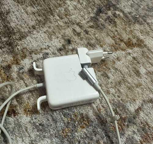 Зарядное устройство на macbook MagSafe - оригинал