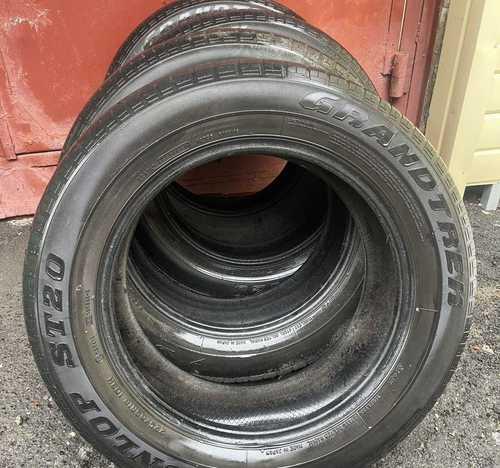 Dunlop Grandtrek ST20 225/65 R18 98H