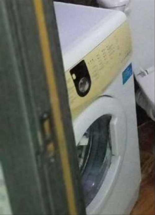 Продам стиральную машину сломаны подшипники