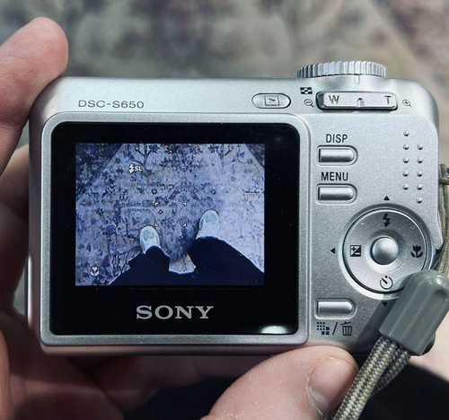 Цифровой фотоаппарат Sony Cyber-shot DSC-S650