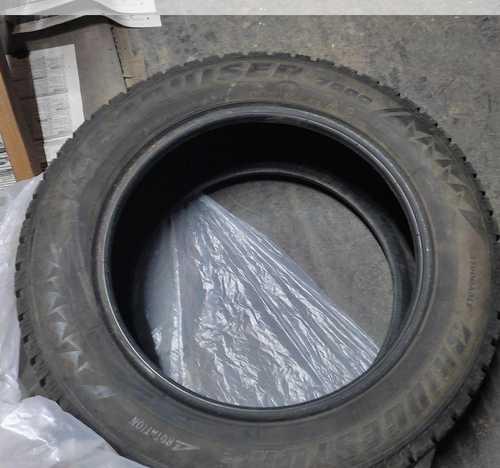 Bridgestone Ice Cruiser 7000 205/60 R16 92