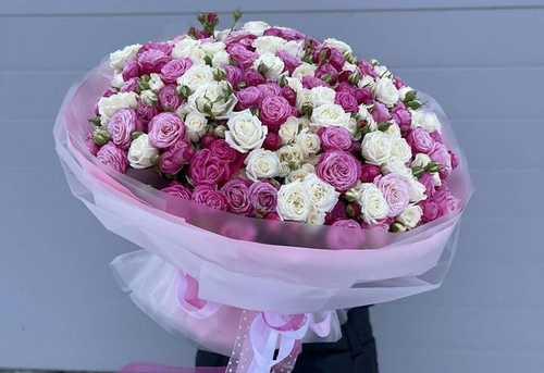Букет цветов кустовых розы
