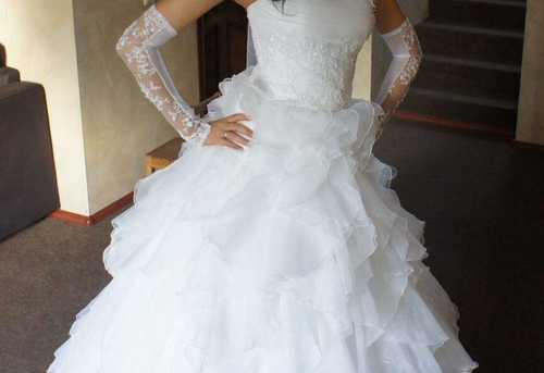 Свадебное платье р.44-48