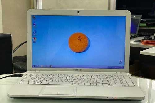 Ноутбук белого цвета Toshiba