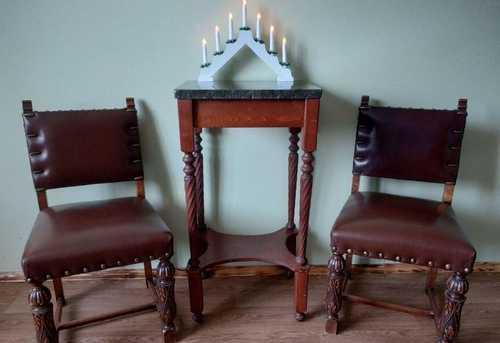 Резные дубовые стулья и консольный столик