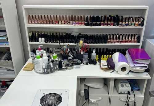 Маникюрный стол с вытяжкой и полками