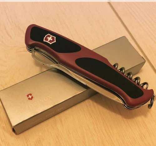 Нож Victorinox RangerGrip 61 мультитул