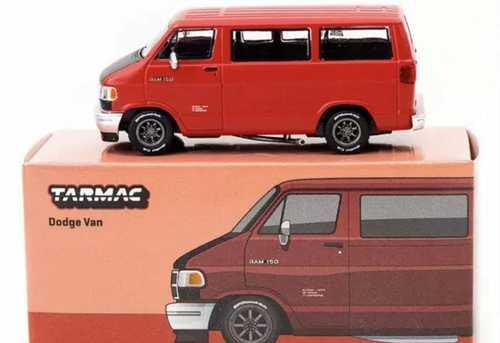 Металлическая машинка Tarmac Works Dodge Van