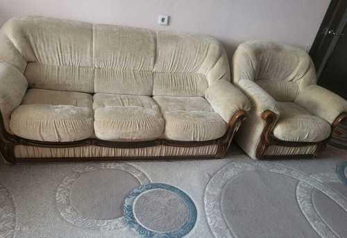 Мягкая мебель - диван и 2 кресла
