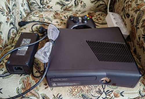 Xbox 360 Slim 250 гб(freeboot Aurora) +35 игр