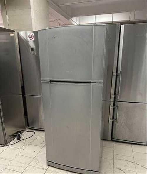 Холодильник б/у Toshiba GR-KE69RS