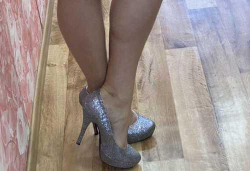 Туфли женские блестящие 37 размер