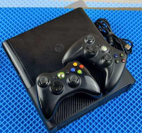 Xbox 360 Slim E 89 Игр 2 Джойстика