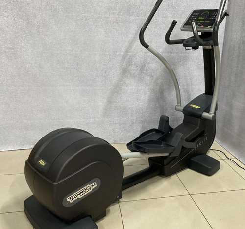 Эллиптический тренажер Technogym Synchro Excite LED