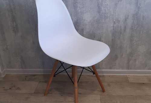 Стул пластиковый Eames