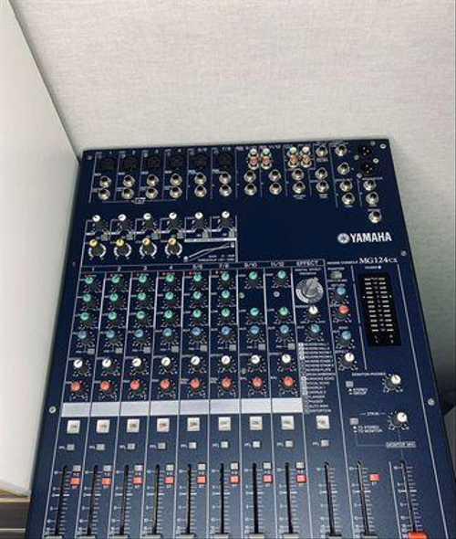 Микшерный пульт Yamaha MG 124 CX