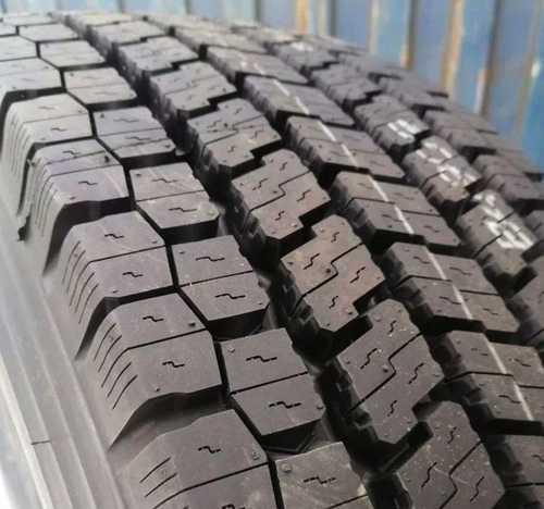 Грузовая шина yokohama 315/80R22.5 902W TL ведущая