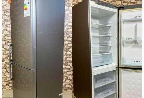 Двухкамерный холодильник б/у серый, белый, бежевый