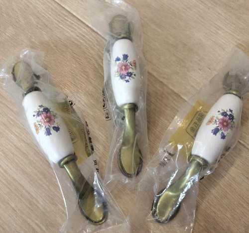 Мебельные ручки с керамической вставкой
