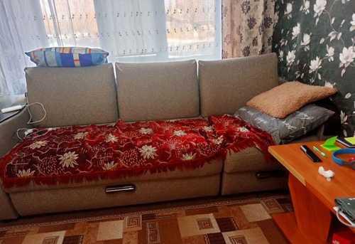 Продам новый диван с атаманской,прижинный