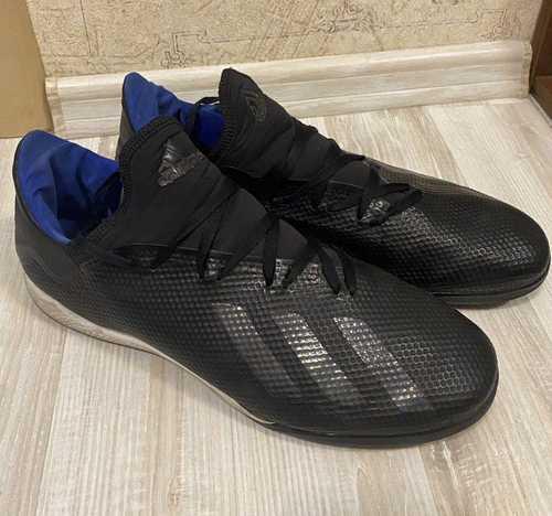 Футбольные бутсы adidas predator