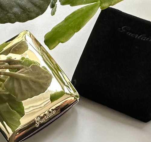 Футляр и чехол от пудры Guerlain