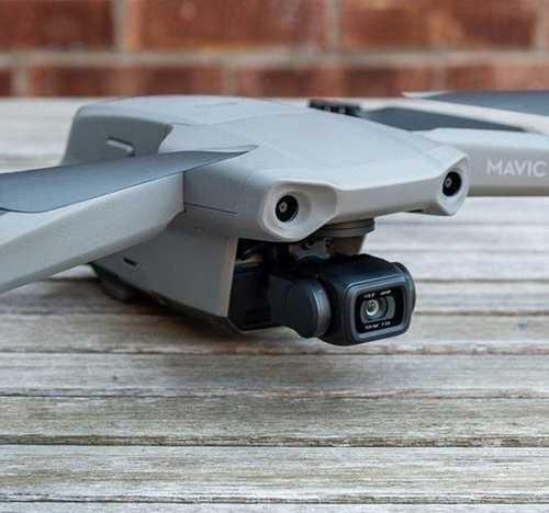 Квадрокоптер DJI Mavic Air 2 Fly More Combo