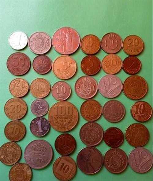 Набор монет разных стран мира