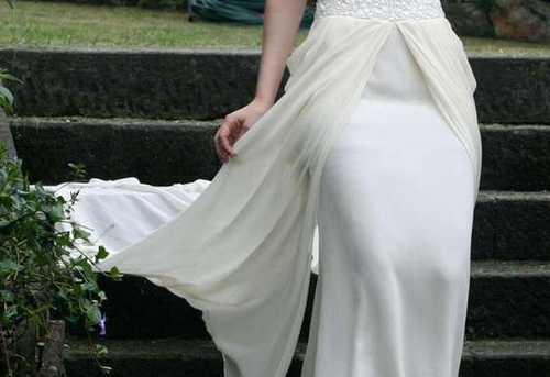Свадебное платье 42 44 с мини-шлейфом