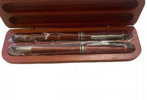 Шариковые ручки в деревянном чехле