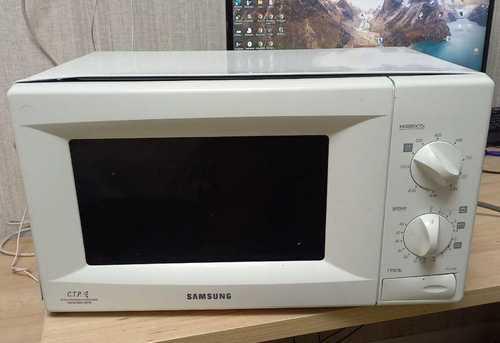 Микроволновая печь с Грилью Samsung CE2718NR