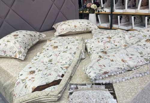 Белье постельное с двумя одеялами зима-лето