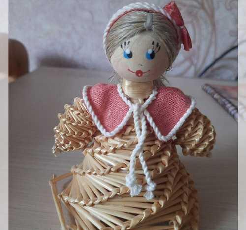 Сувенир из соломы кукла