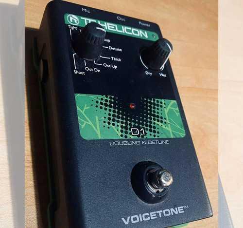 Вокальная педаль TC helicon VoiceTone D1