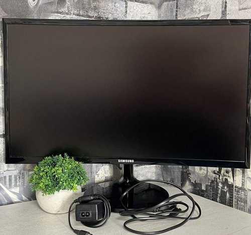 Монитор Samsung C24F390FH