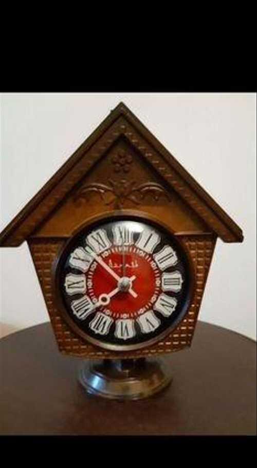 Часы с будильником Витязь